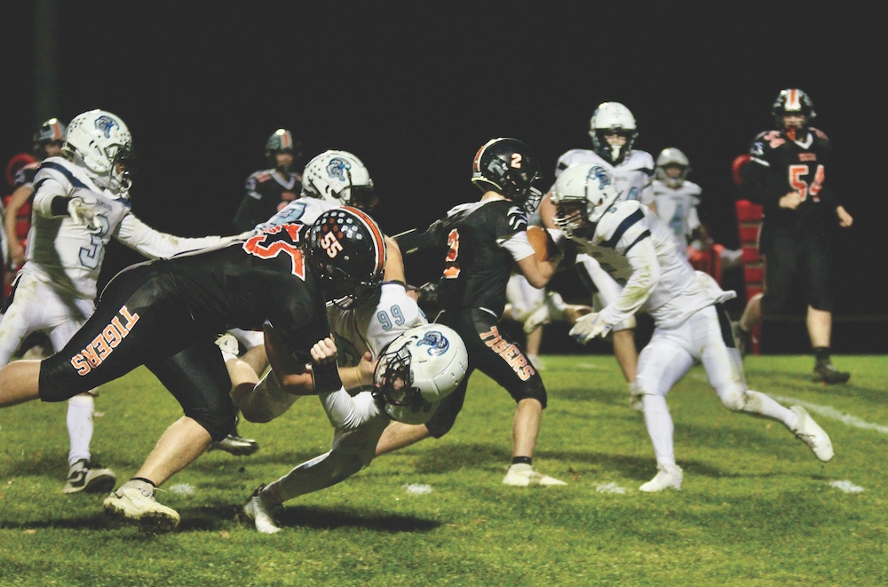 Tiger football dominates Sea Wolves | Addison Independent