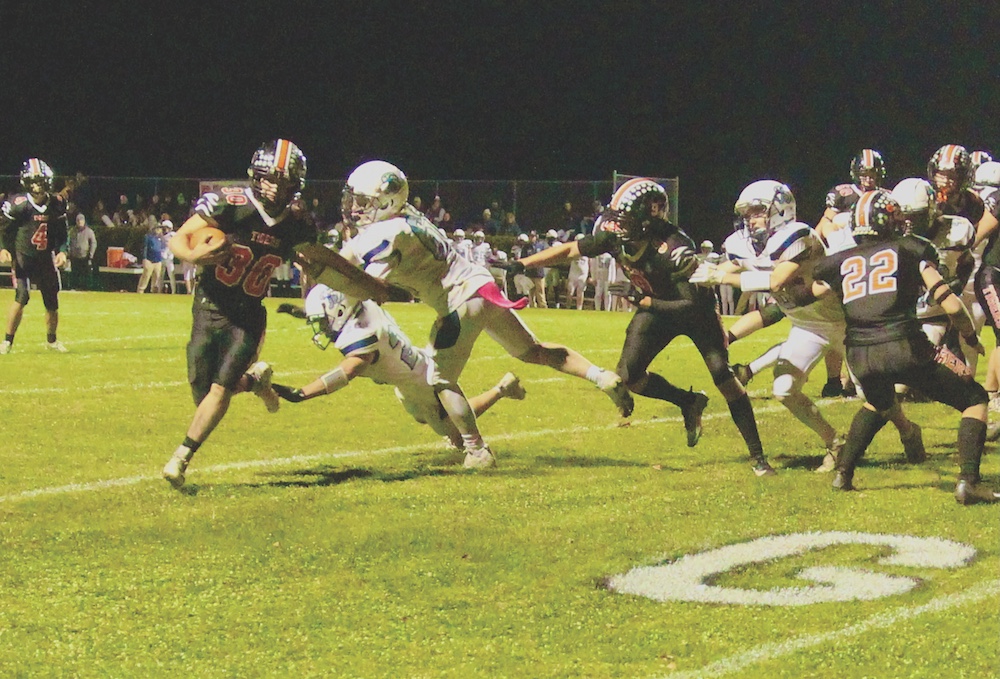 Tiger football dominates Sea Wolves | Addison Independent